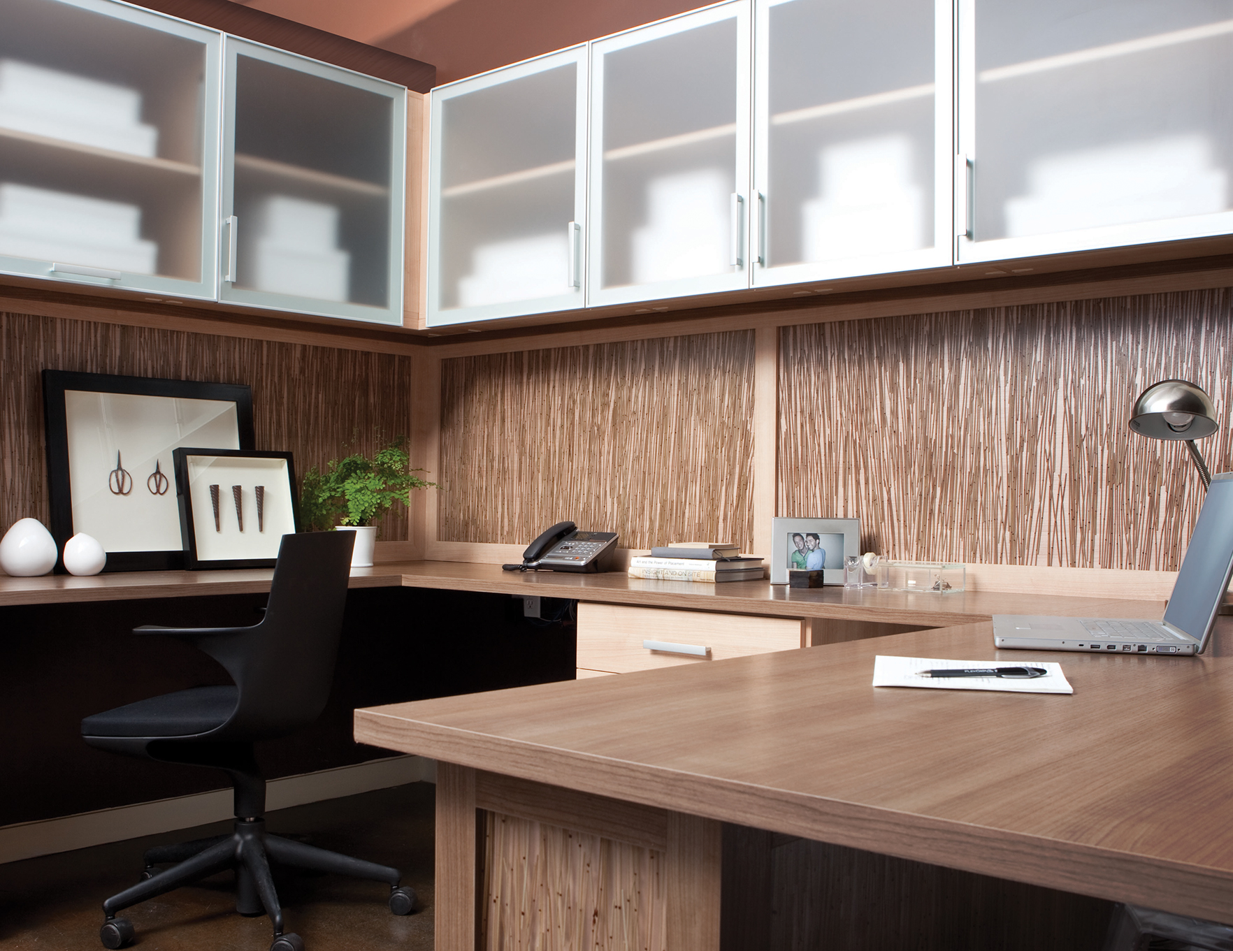 Find a variety of beautiful back panels at California Closets