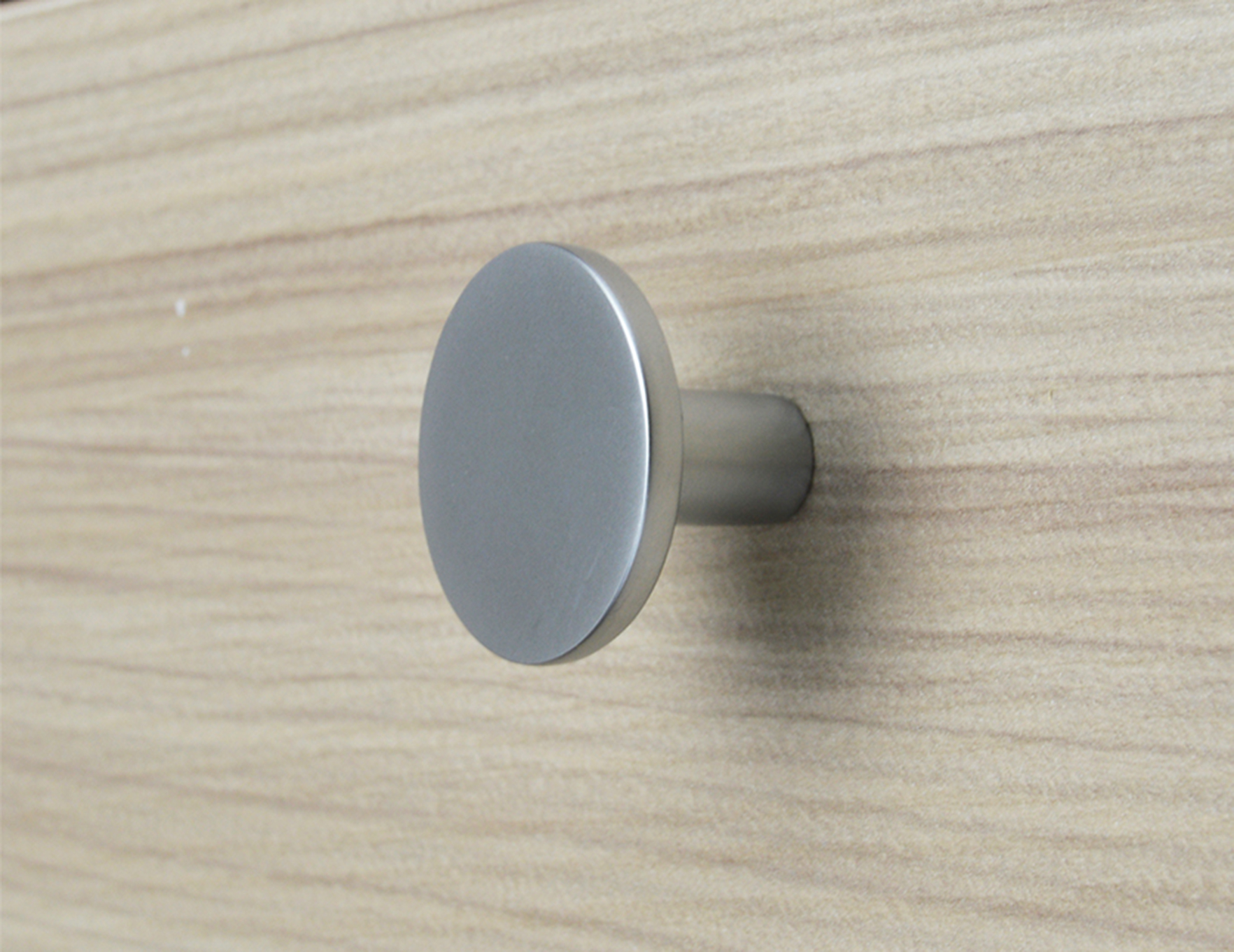 Decorative Hardware - Drawer Pulls & Knobs | California Closets